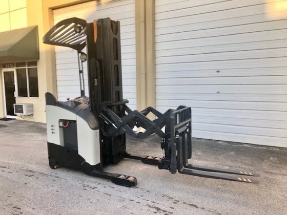 Crown RMD 6025-32 Reach Truck