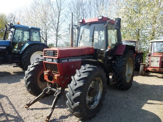 Case IH 956 XL Tractor