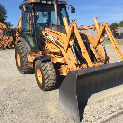 Case CE 590 SM Backhoe Loader