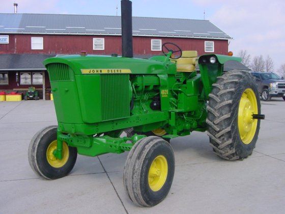 John Deere 4620 Tractor
