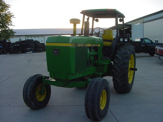 John Deere 4240 Tractor