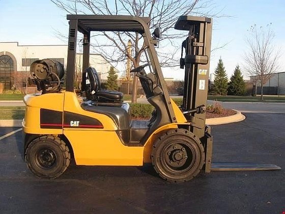 Caterpillar P6000 Forklift