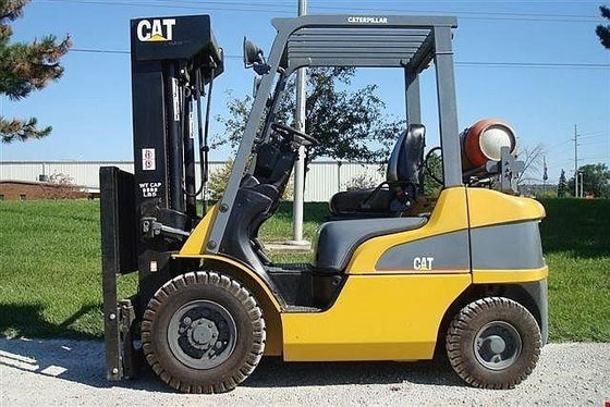 Caterpillar P5000 Forklift