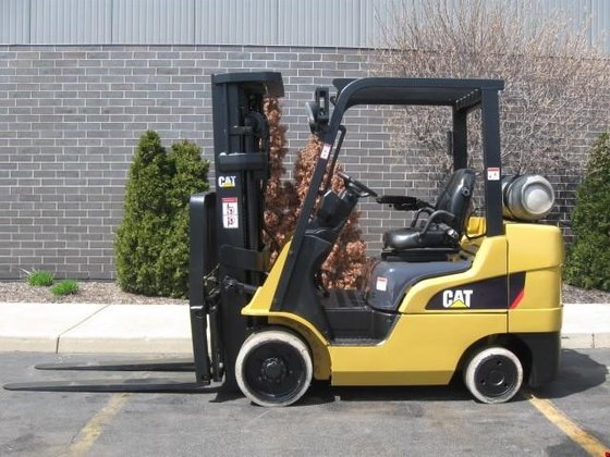 Caterpillar C6000 Forklift