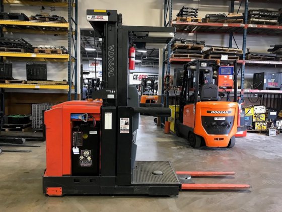 Toyota 7BPUE15 Order Picker