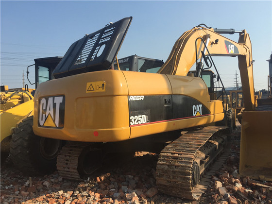 Caterpillar 325D Excavator