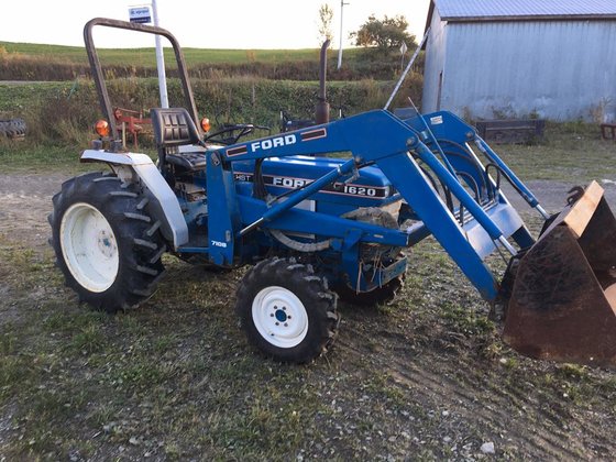 Ford 1620 Tractor