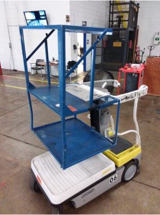 Crown WAV 50-84 Order Picker