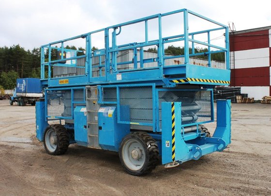 Genie GS-4390 RT Lift