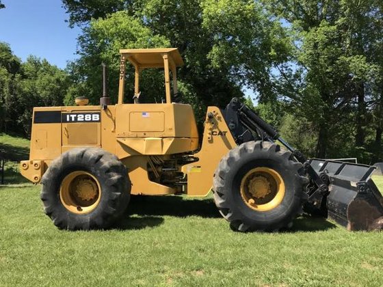 Caterpillar IT28 Wheel Loader