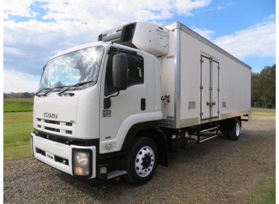Isuzu FTR 900 LONG Cab Chassis truck