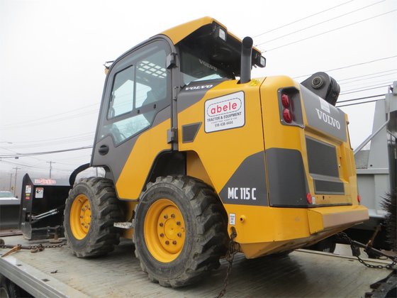 Volvo MC115C Skid Steer Loader