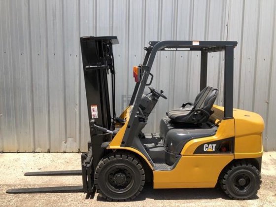 Caterpillar DP25NT Forklift