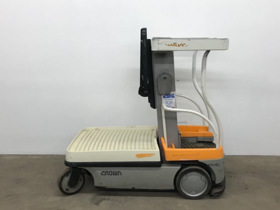 Crown WAV 50-118 Order Picker