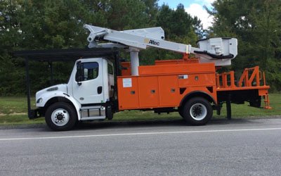 Altec AT41 Bucket (boom) truck