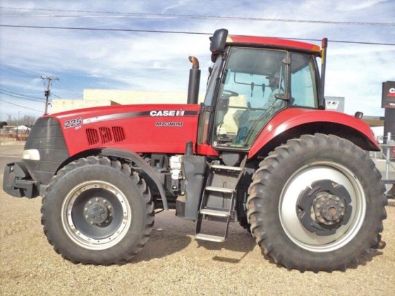 Case IH Magnum 225 Tractor