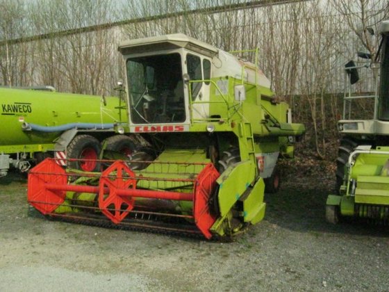 Claas DOMINATOR 76 Combine