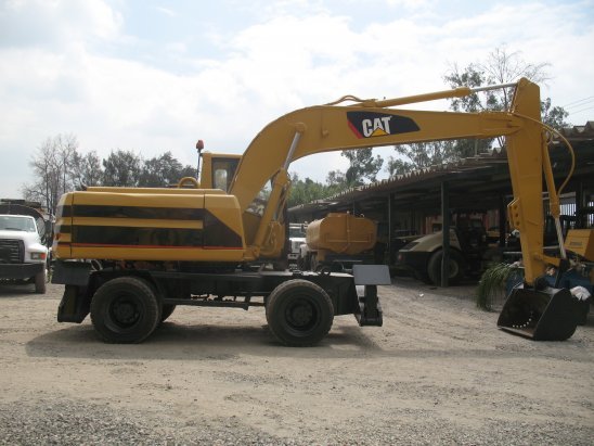 Caterpillar M318 Excavator