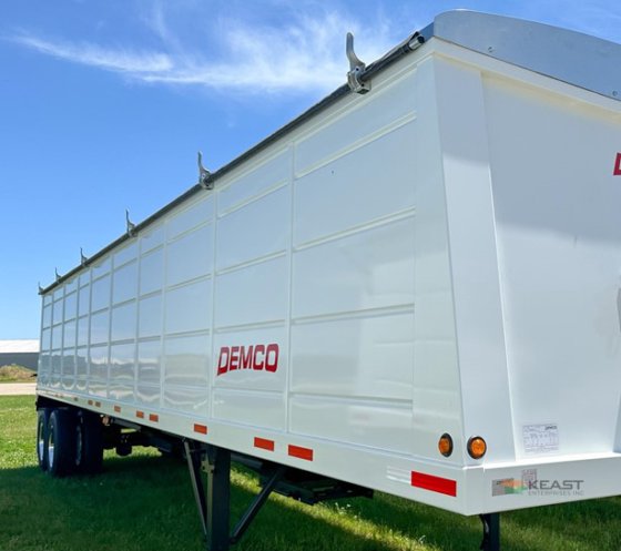 2026 DEMCO HOPPER / GRAIN TRAILERS in Henderson, IA, USA
