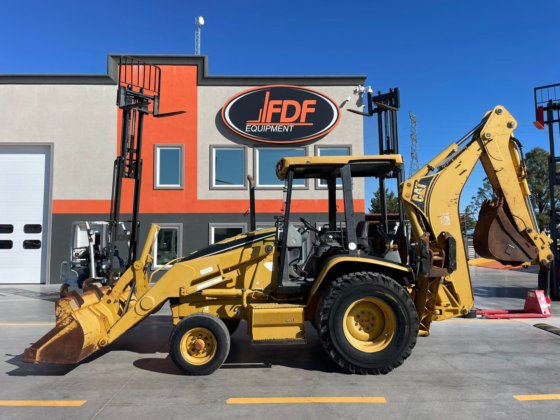 2004 Caterpillar 416D in Chihuahua, Mexico