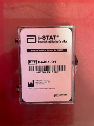 Abbott I-Stat 300 (System Kit) in Farmingdale, NJ, USA