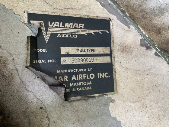 1998 Valmar 500 Pull-Type Fertilizer Spreader in Prince Edward Island ...