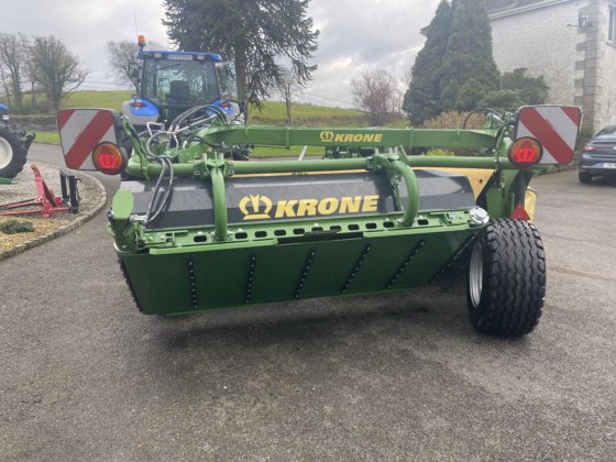 NEW KRONE EASY CUT TS 320 CV FITTED WITH A NEW KRONE GROUPER in ...