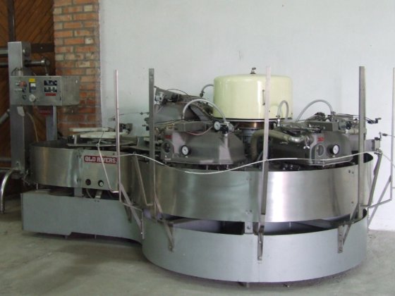 Carousel packing machine "CRYOVAC - FURUKAWA" in Siemyśl, Poland