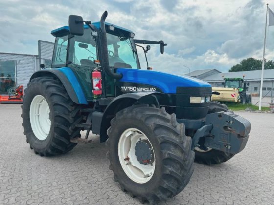 2000 New Holland TM 150 in Kvänum, Sweden