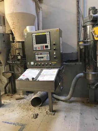 6 Spiromatic silos and 2 weighing stations in Oldenzaal, Netherlands