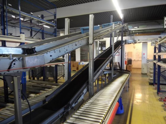 Complete Dematic 84180mm order picking system with empty crates ...