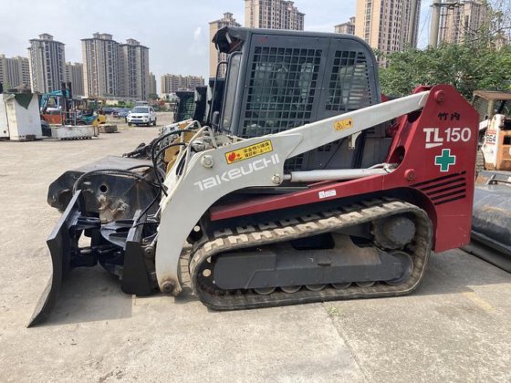 Takeuchi TL150 crawler skid steer loader in Shanghai, China