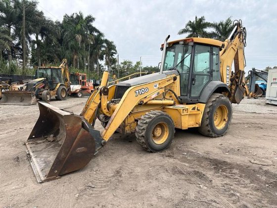 2004 John Deere 710G in Miami, FL, USA
