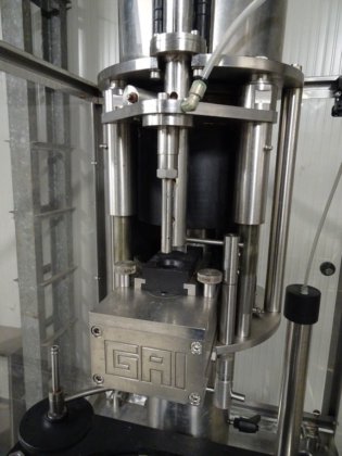 AUTOMATIC CORKING MACHINE GAI MOD. 4140 in Canelli, Italy