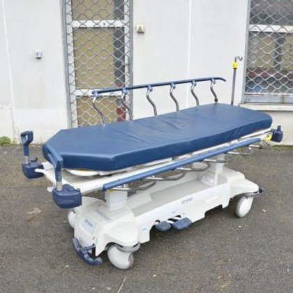 STRYKER TRANSPORT CART in Montreuil, France