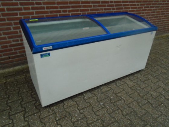 Caravell freezer chest with glass sliding lid in Rijkevoort, Netherlands