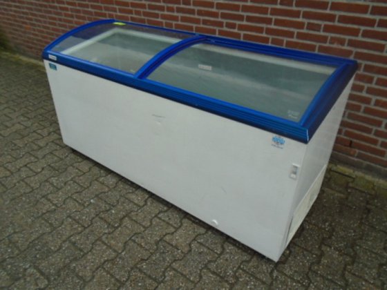 Caravell freezer chest with glass sliding lid in Rijkevoort, Netherlands