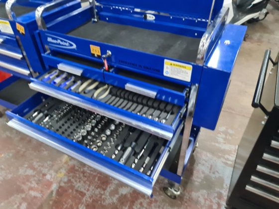 Snap-On/Blue-Point rolling tool chest with hinged lid and fold-up sides ...
