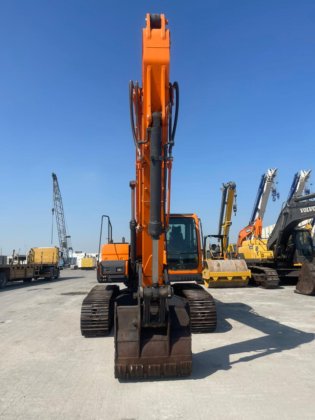 2022 DOOSAN DX225LCA-2 in Dubai, United Arab Emirates
