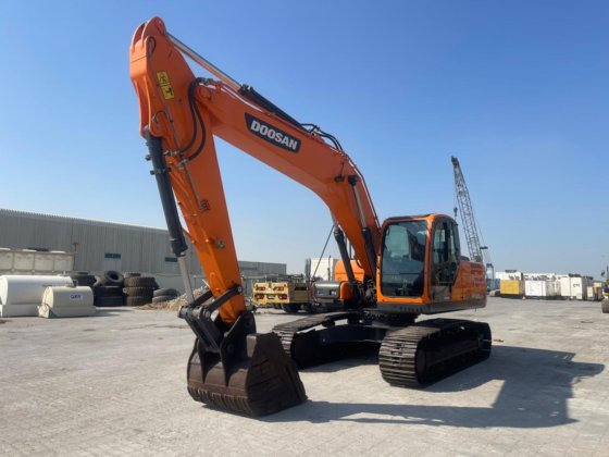 2022 DOOSAN DX225LCA-2 in Dubai, United Arab Emirates