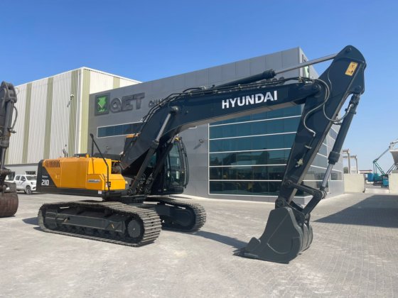 2022 HYUNDAI R210 in Dubai, United Arab Emirates