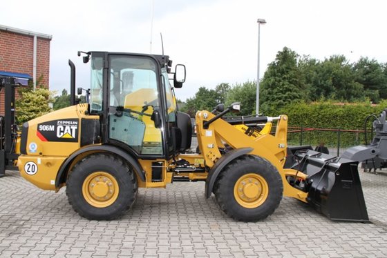 Caterpillar 906M: Prices, Specs, and Trends