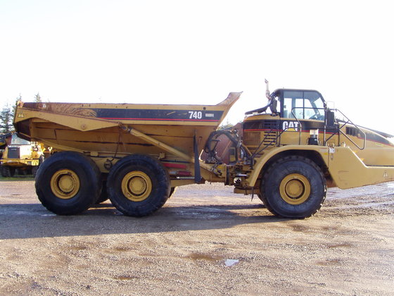 Caterpillar 740: Prices, Specs, and Trends