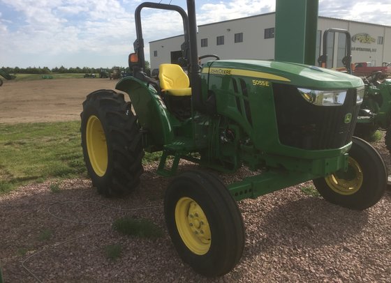 John Deere 5055E: Prices, Specs, and Trends