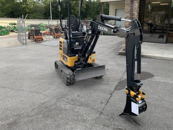 John Deere 17G: Prices, Specs, and Trends