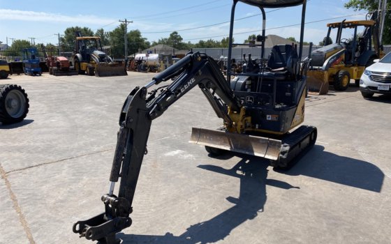 John Deere 17D: Prices, Specs, and Trends