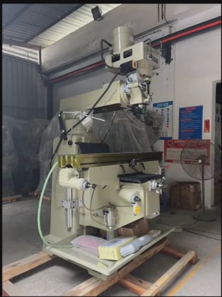 Heavy-Duty Vertical Milling Machine with Enhanced Lifting Table Design ...