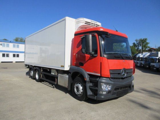2015 MERCEDES-BENZ ANTOS 2540 L Kühlkoffer 7,40 m LBW BÄR 2 to. in ...