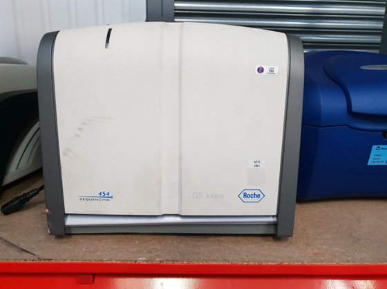 Roche GS Junior Sequencer in Doncaster, United Kingdom