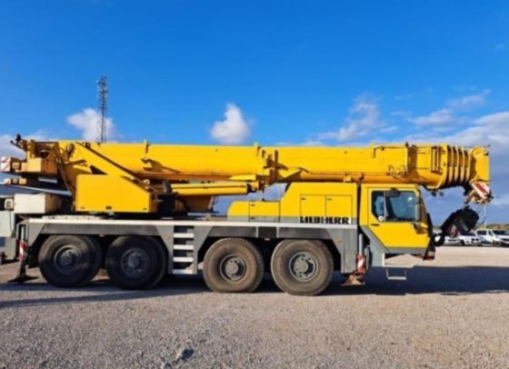 2000 Liebherr LTM 1080/1 in Bełchatów, Łódź, Poland